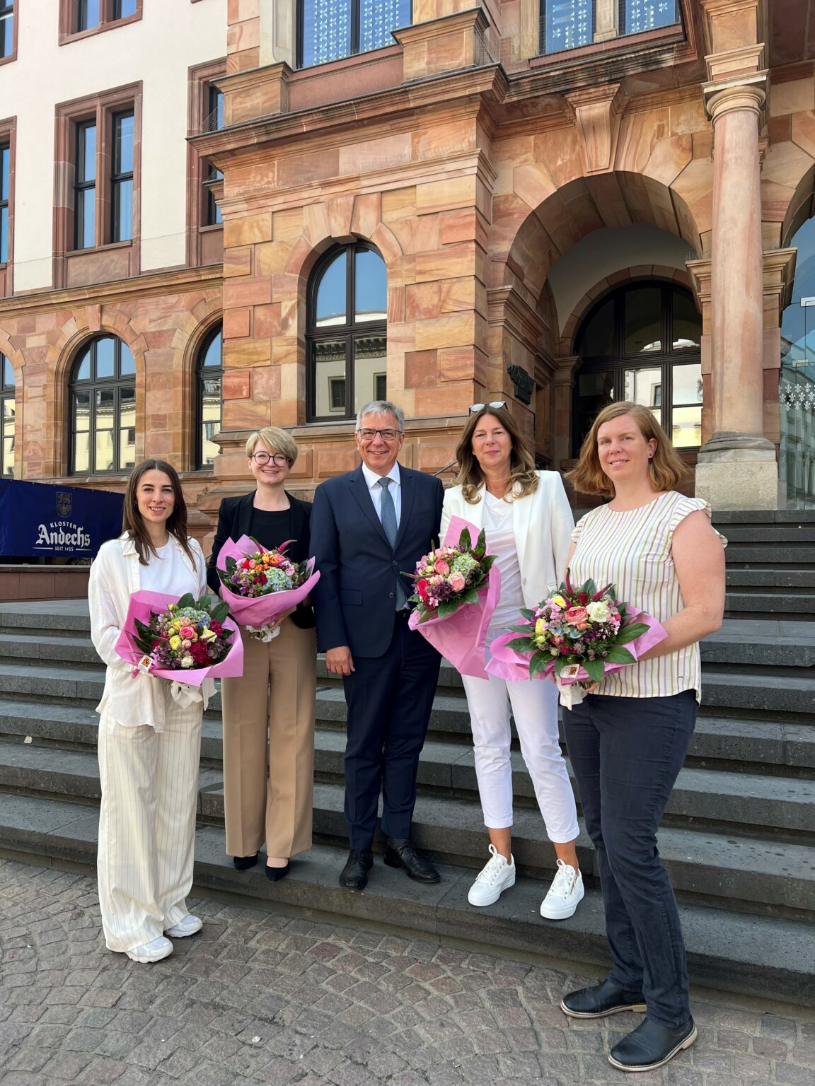 Wiesbadens Stadtregierung nun jünger und weiblicher: Neue ...